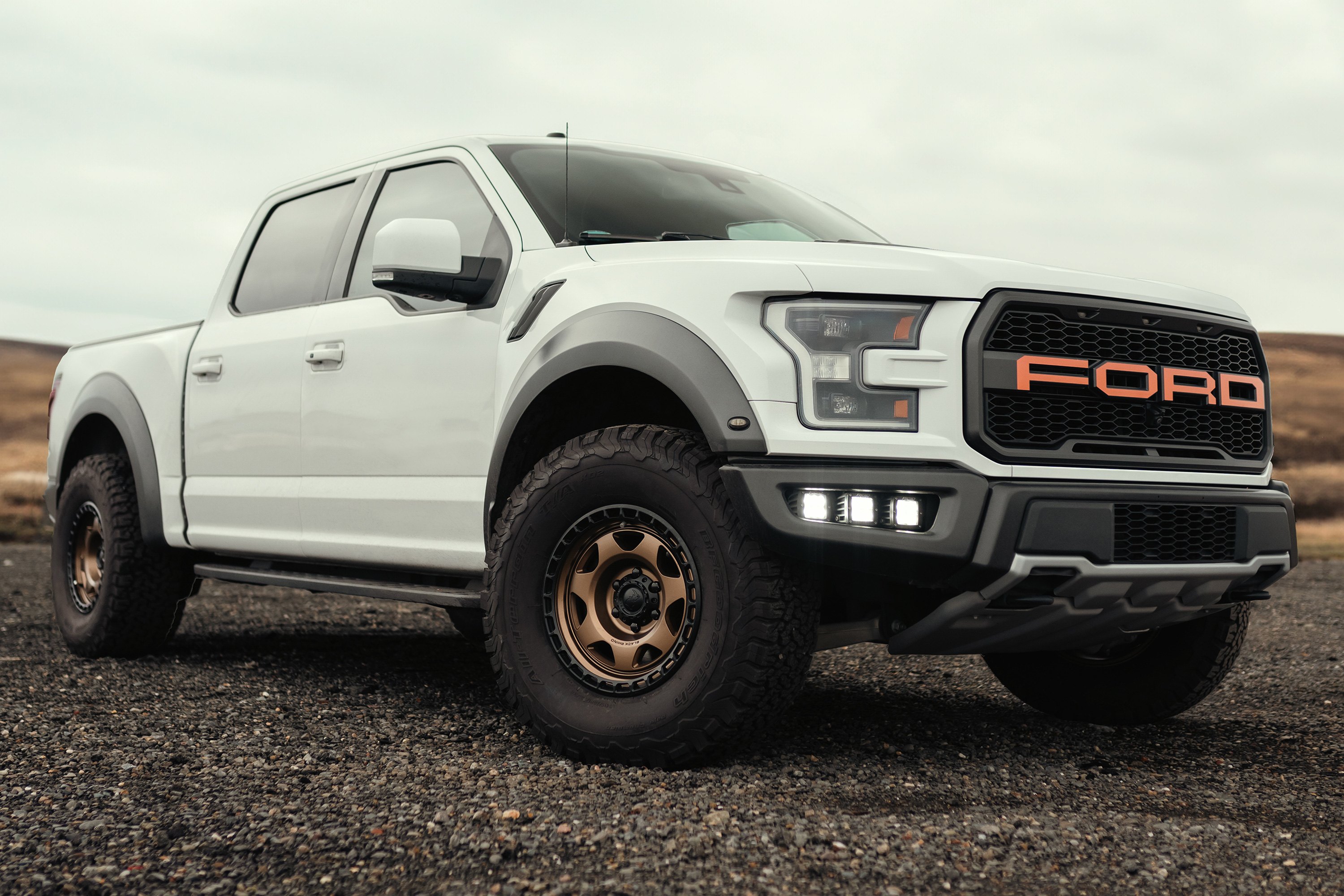 BLACK RHINO® BR018 VOYAGER Wheels - Matte Bronze with Matte Black Lip Rims