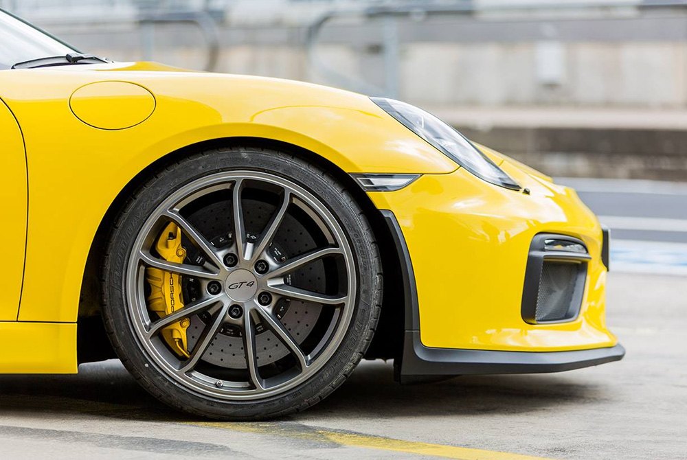 Dunlop™ Tires - Performance, 4x4, All-Season | CARiD