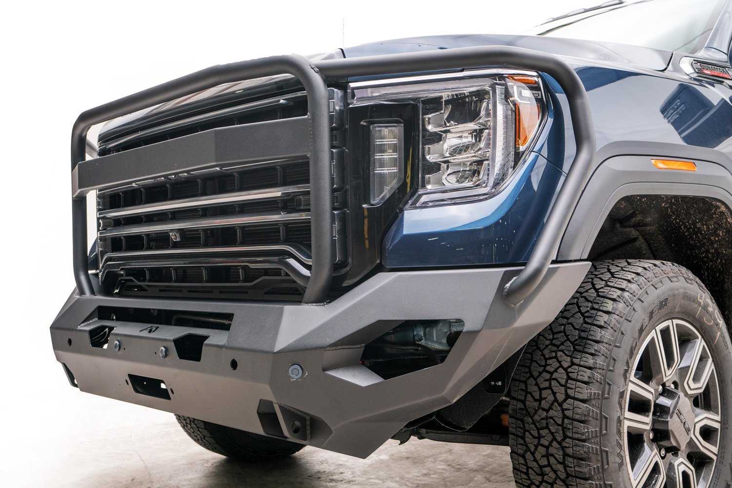 Fab Fours® - GMC Sierra 3500 2020 Matrix Full Width Front Winch HD ...