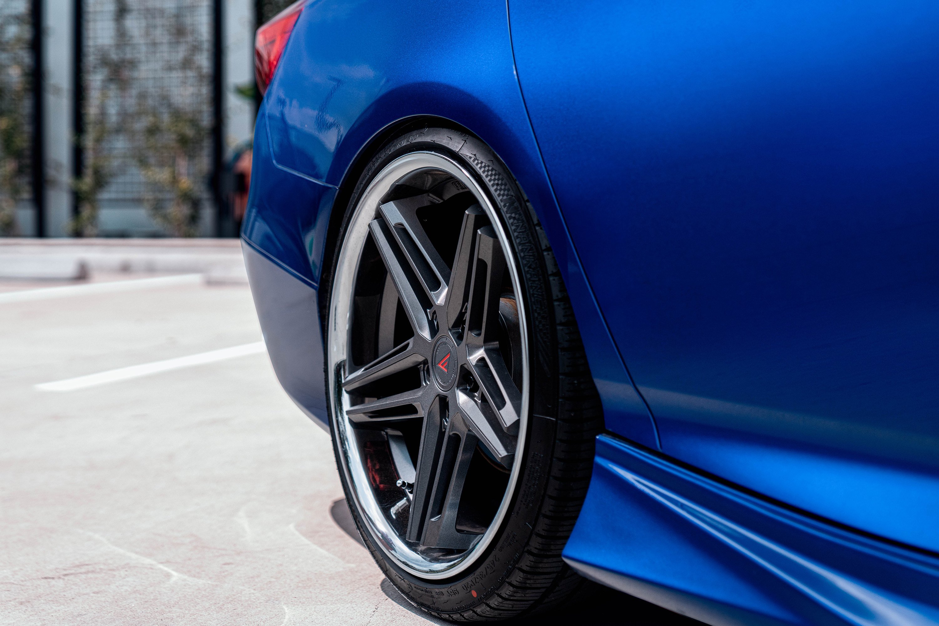 FERRADA® CM1 Wheels - Matte Graphite with Chrome Lip Rims