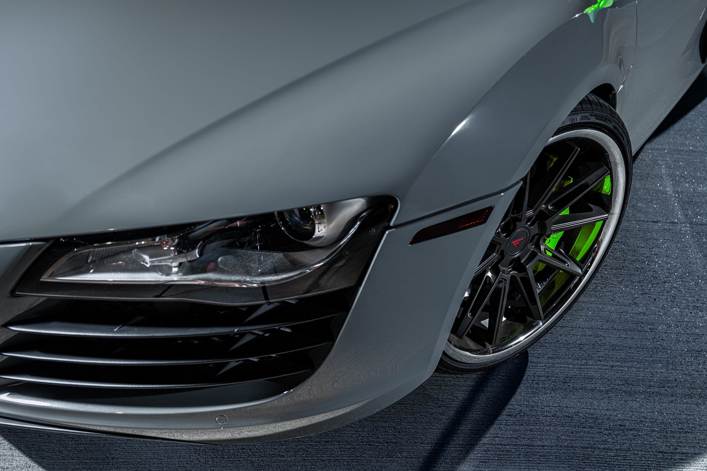 FERRADA® CM2 Wheels - Matte Graphite with Chrome Lip Rims