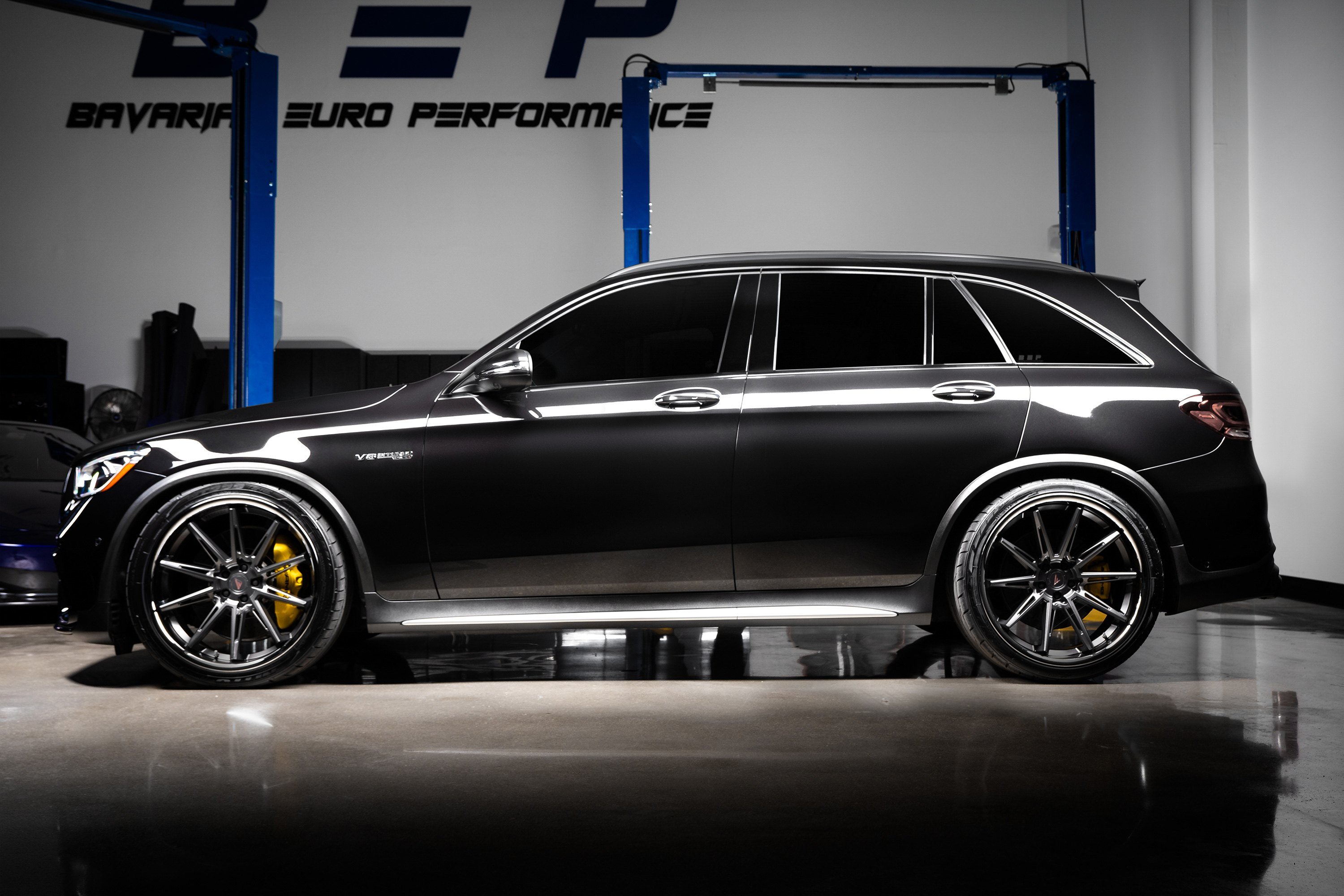 FERRADA® CM2 Wheels - Matte Graphite with Chrome Lip Rims