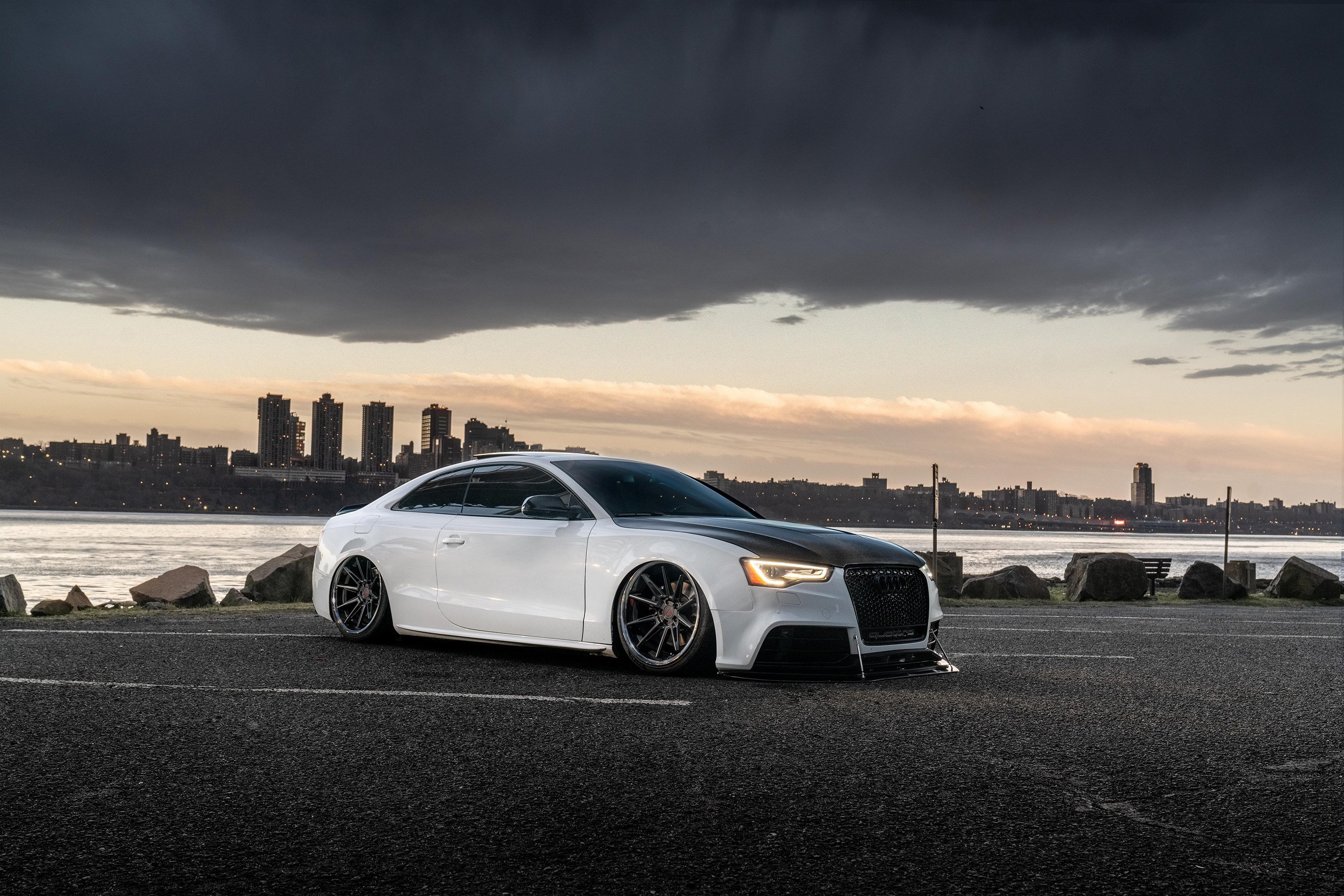 FERRADA® CM2 Wheels - Matte Graphite with Chrome Lip Rims