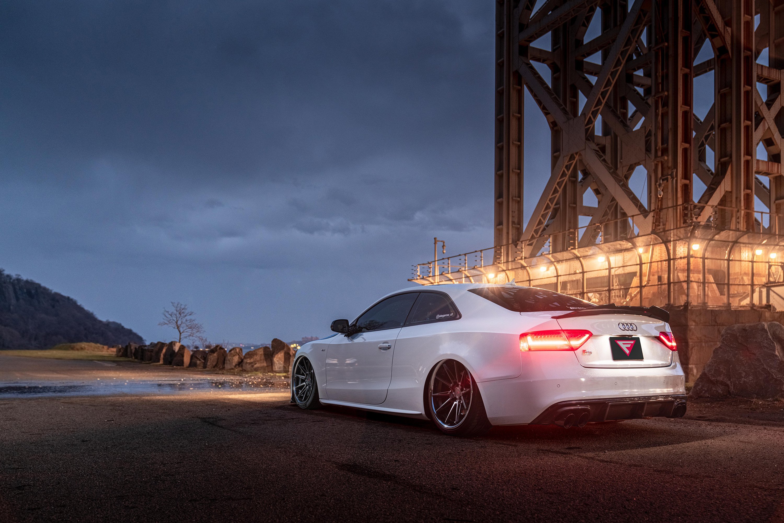 FERRADA® CM2 Wheels - Matte Graphite with Chrome Lip Rims