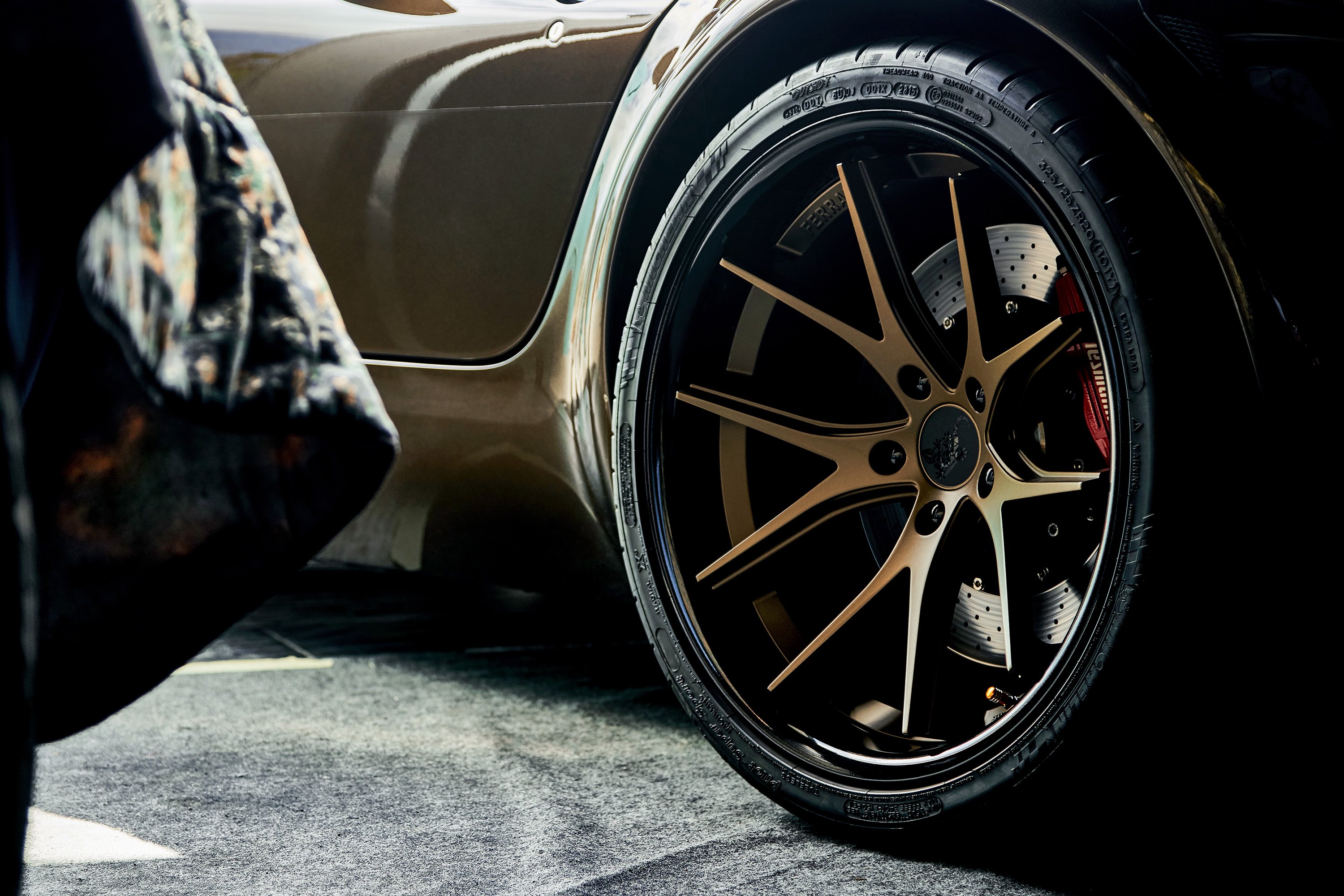 FERRADA® FR2 Wheels - Matte Bronze Rims