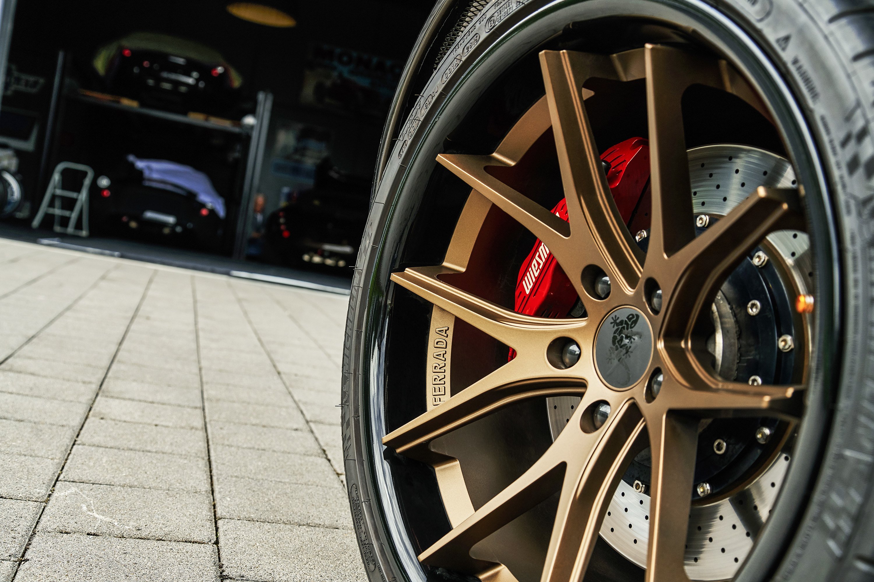 FERRADA® FR2 Wheels - Matte Bronze Rims