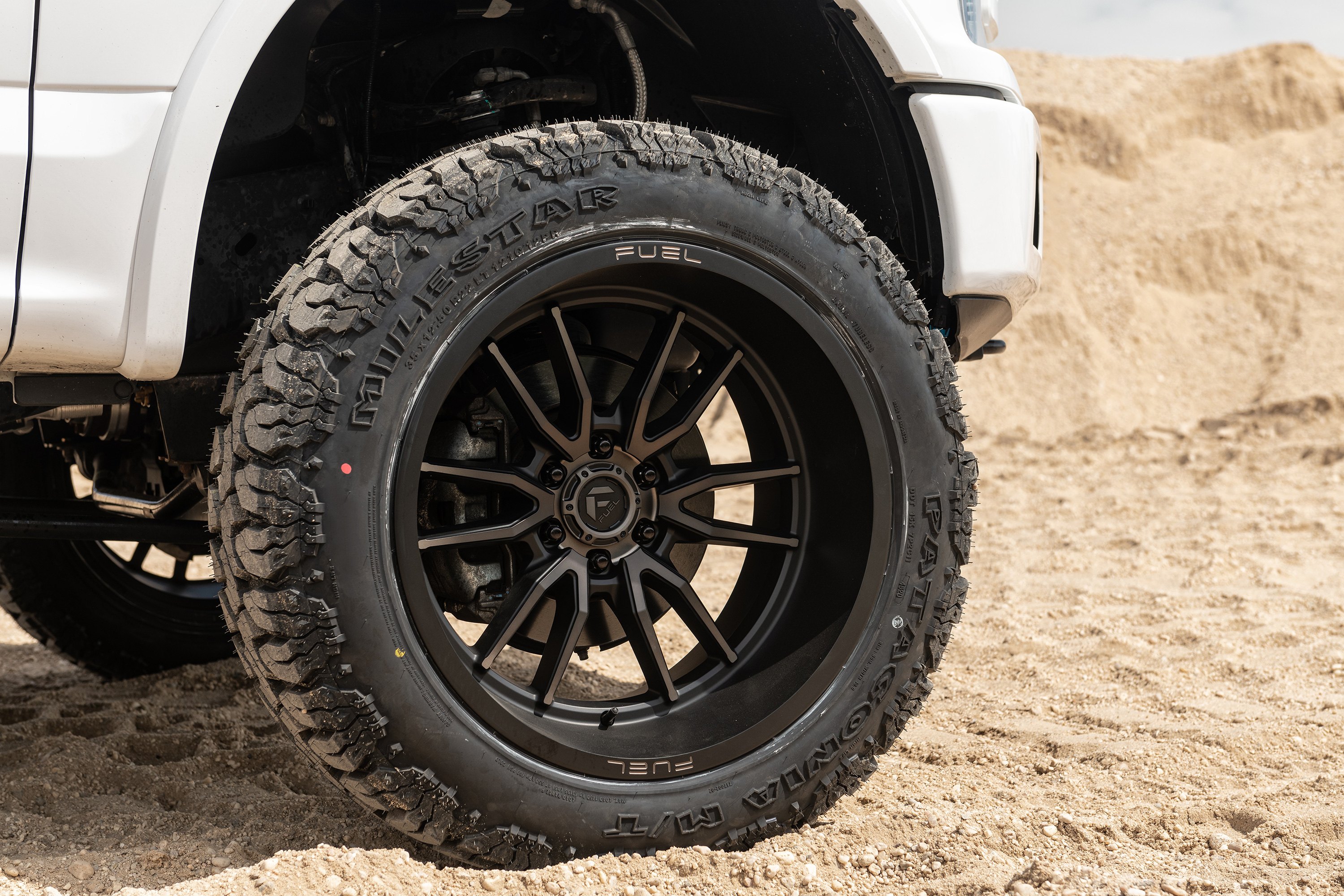 FUEL® D762 CLASH 6 Wheels - Matte Black with Machined DDT Face Rims