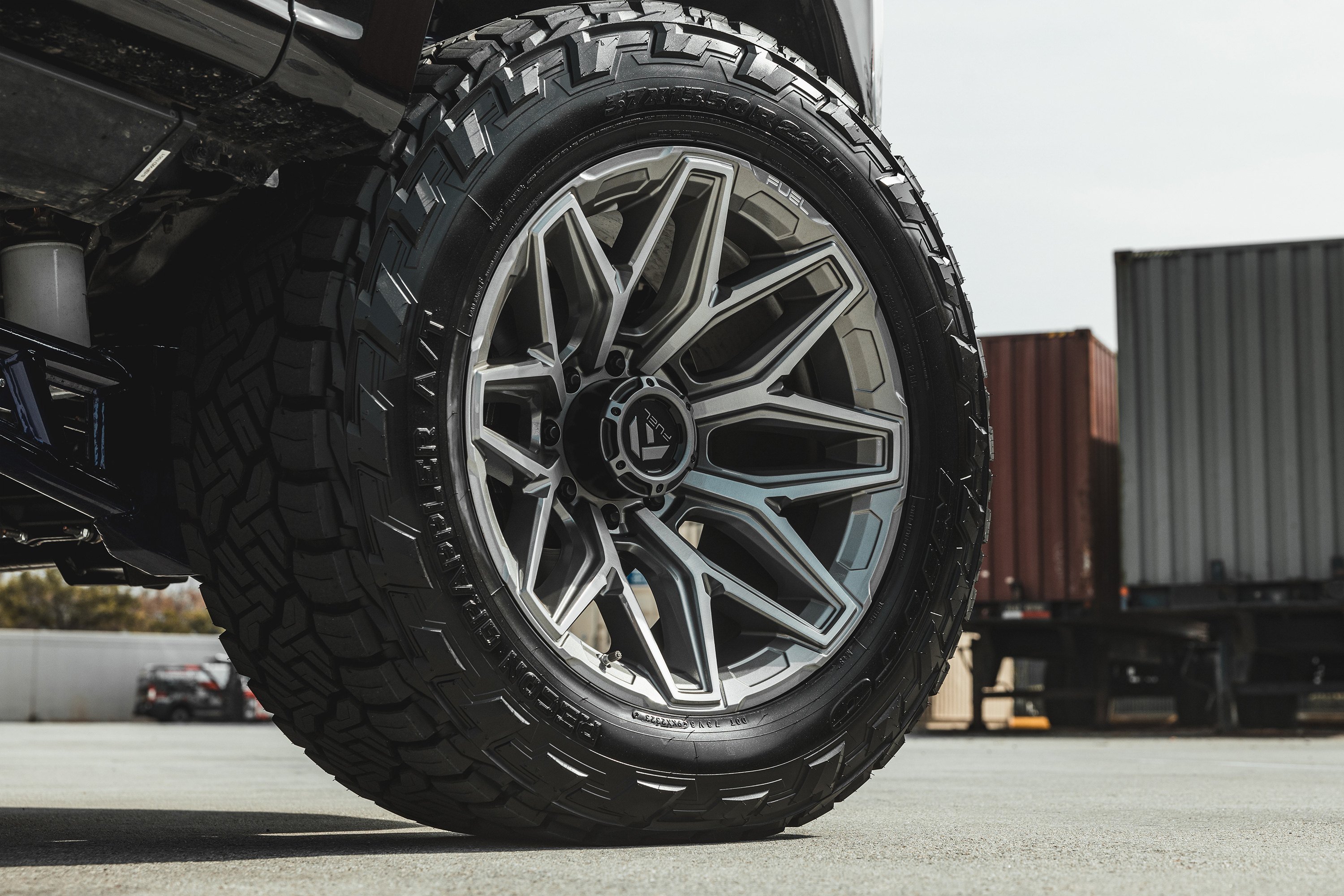 FUEL® FC854 FLUX 8 Wheels - Platinum Rims