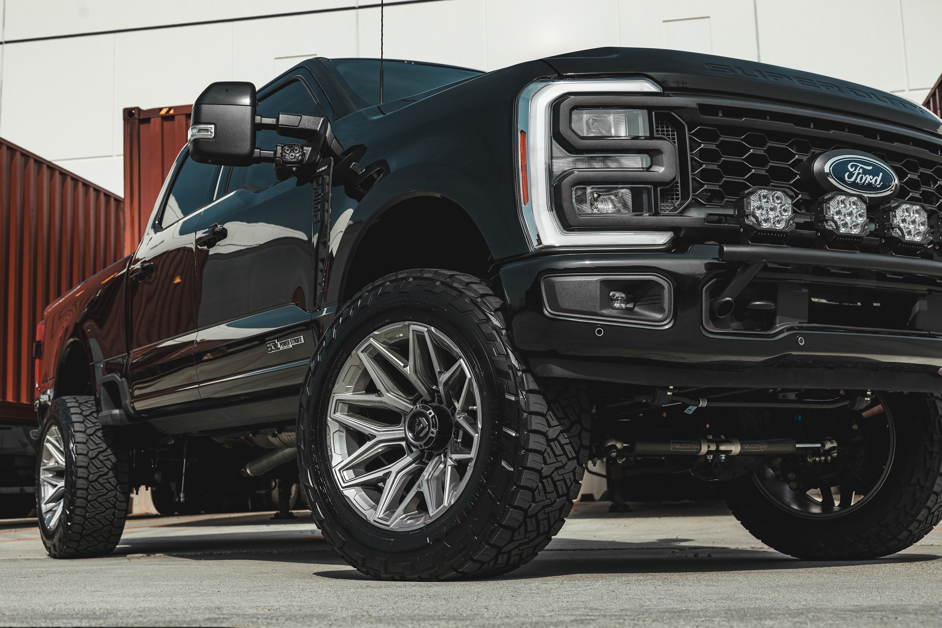 FUEL® FC854 FLUX 8 Wheels - Platinum Rims