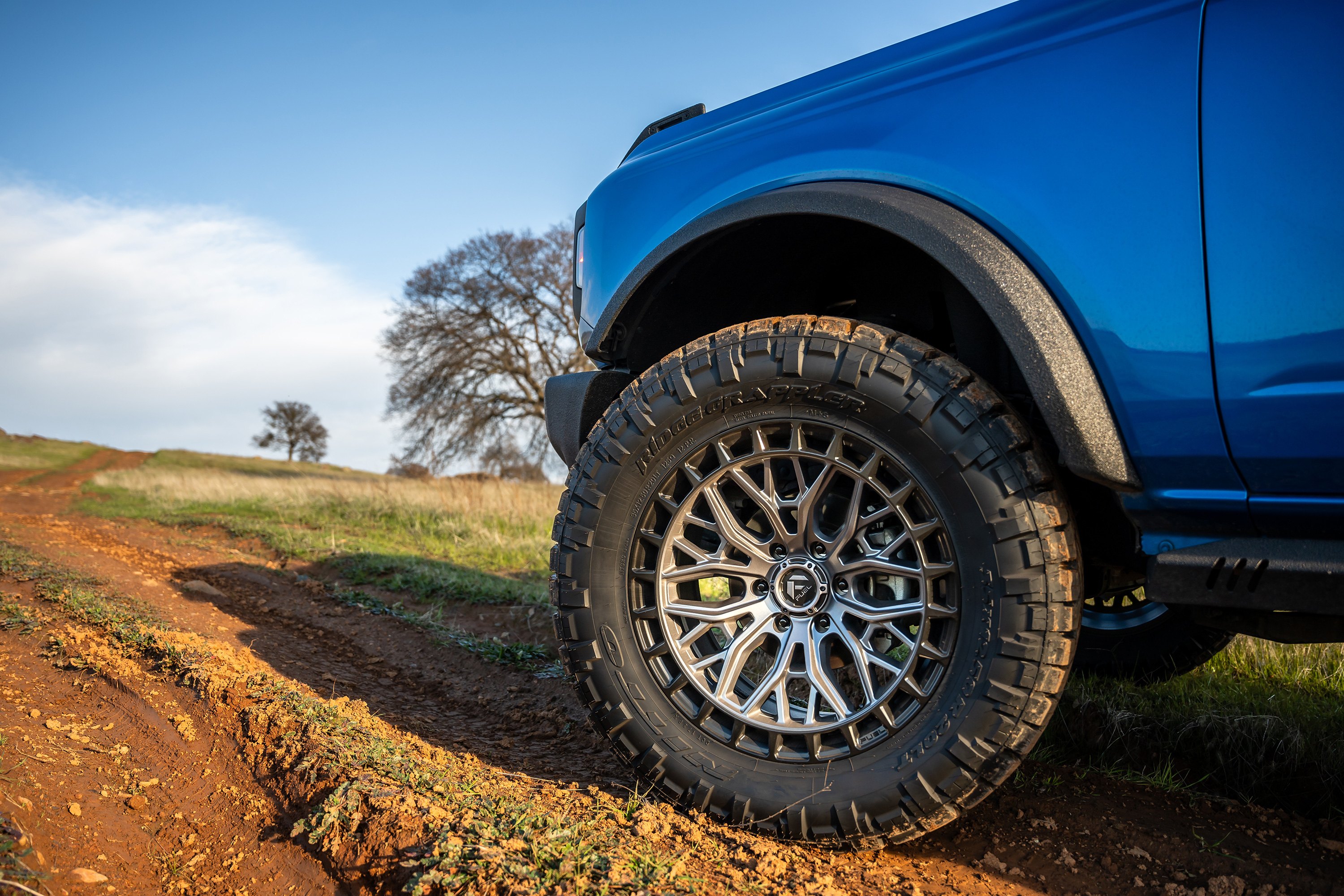 FUEL® FC869 SIGMA Wheels - Matte Gunmetal with Matte Black Lip Rims