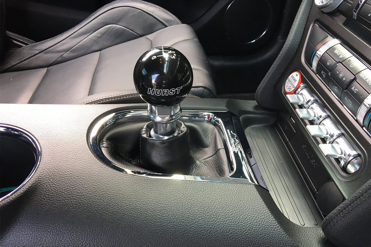 Hurst Shifters® 3916036 - INDY™ Manual Transmission Shifter Assembly