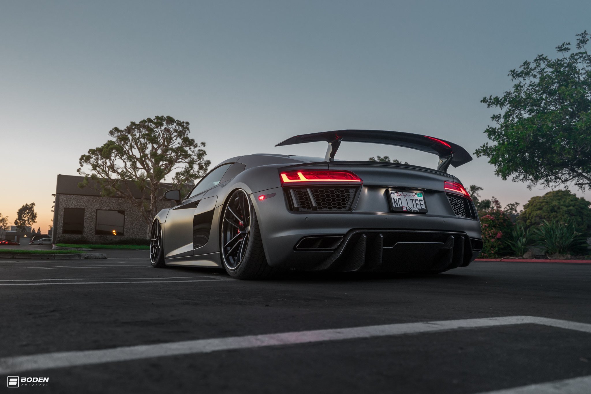 Matte Black Audi R8 Gets a Touch of Style with Red Elements | CARiD.com ...