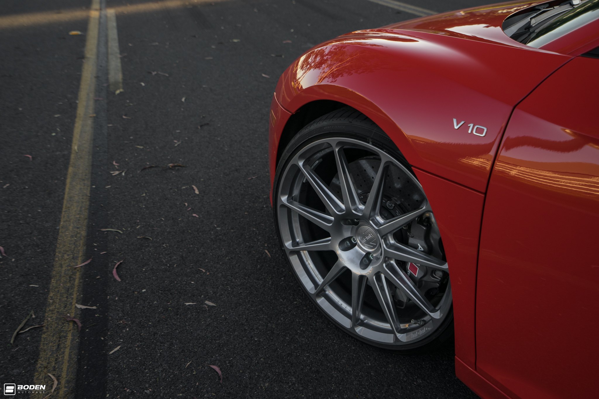 Incredibly Stylish Audi R8 Takes Advantage of Black Body Accents ...