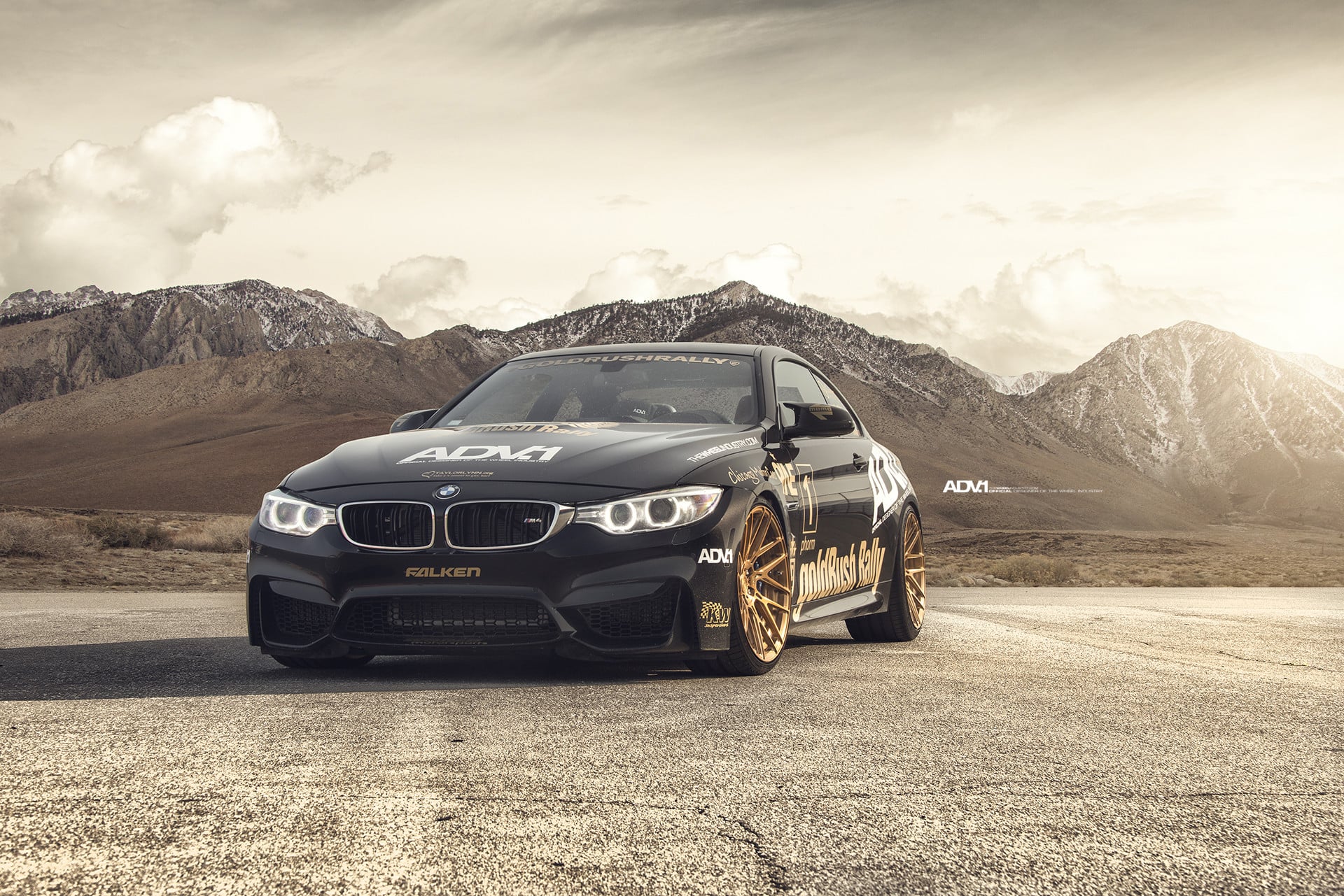 M4 In Gold
