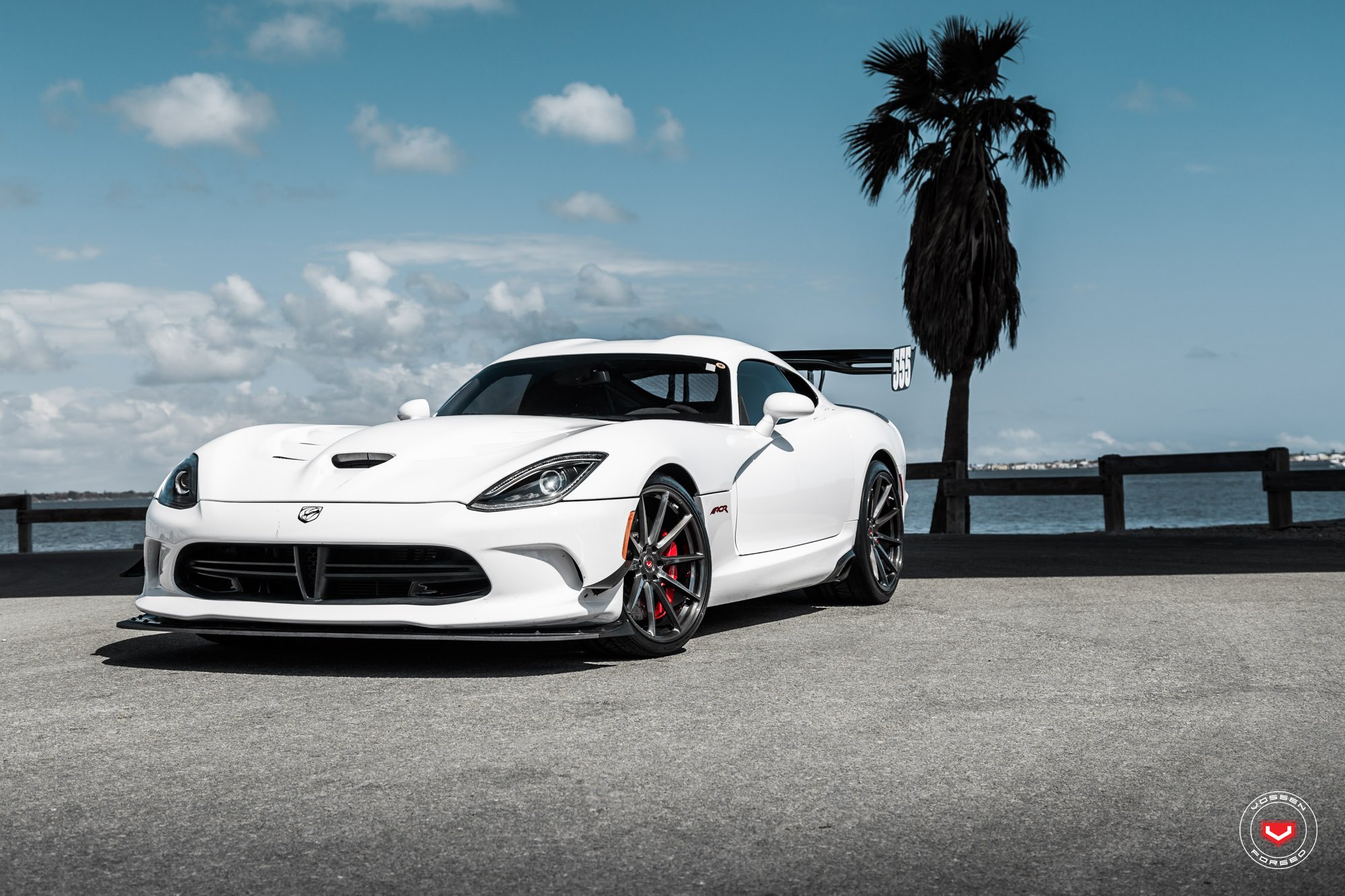 White Dodge Viper Becomes Even More Eye-Catching with Large Sport Wing ...