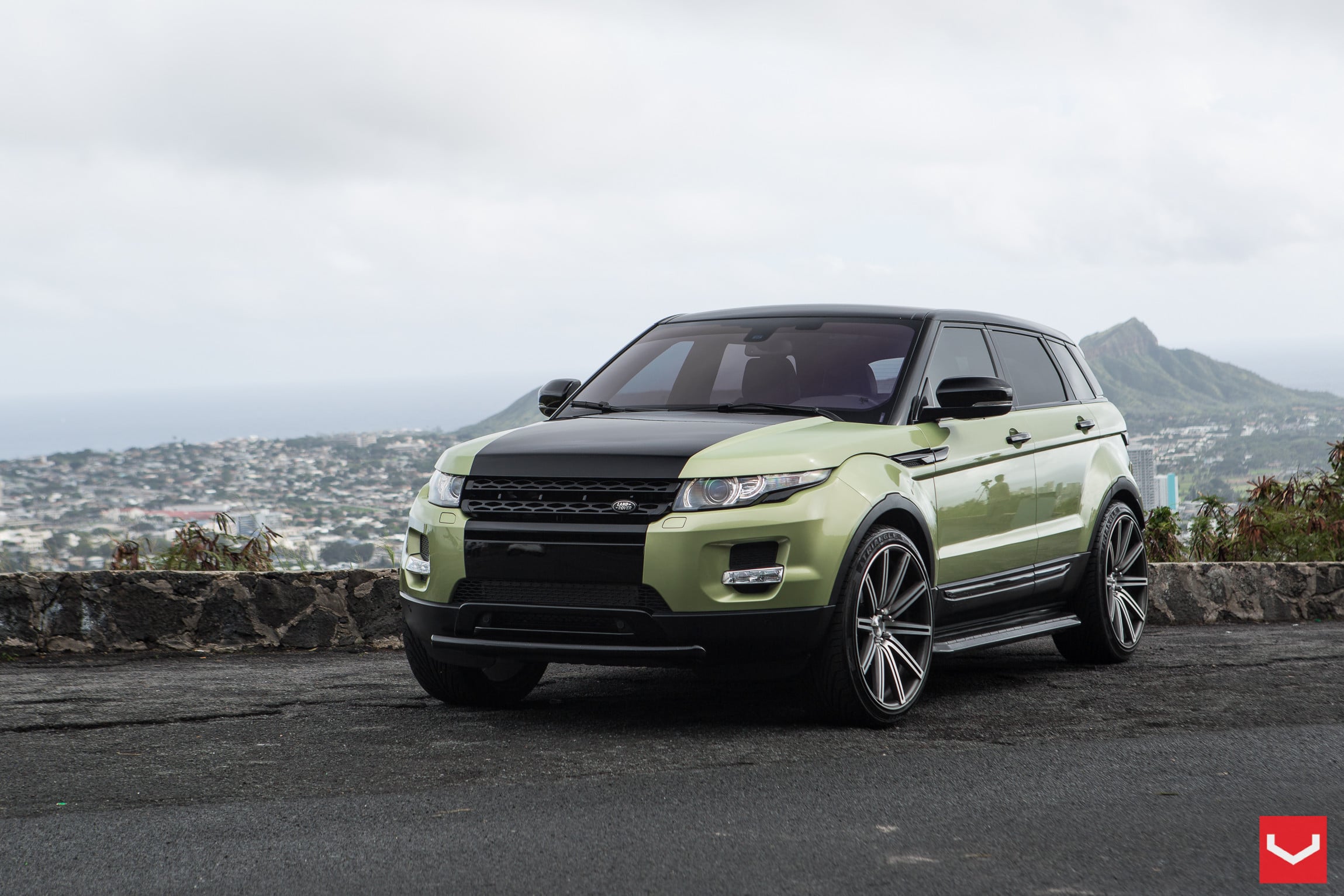 Two Tone Land Rover Range Rover Evoque Gets a Revised Fascia | CARiD ...