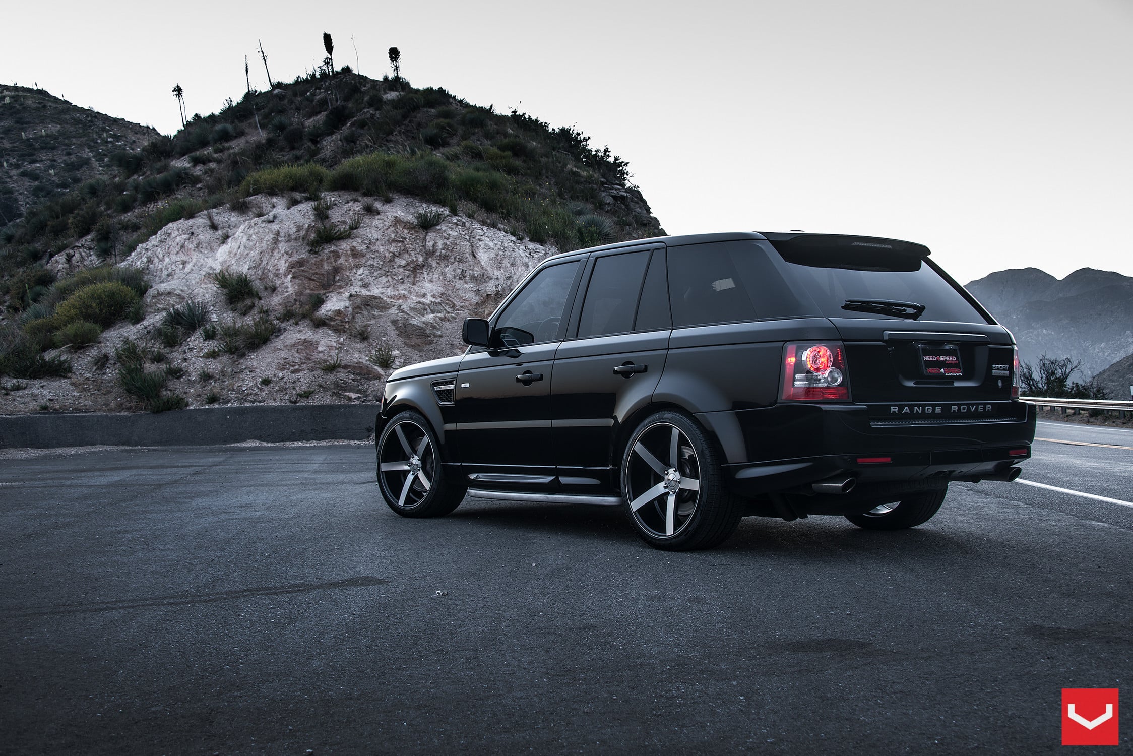 Striking Looks Of Range Rover Sport Enriched by Vossen Custom Wheels ...