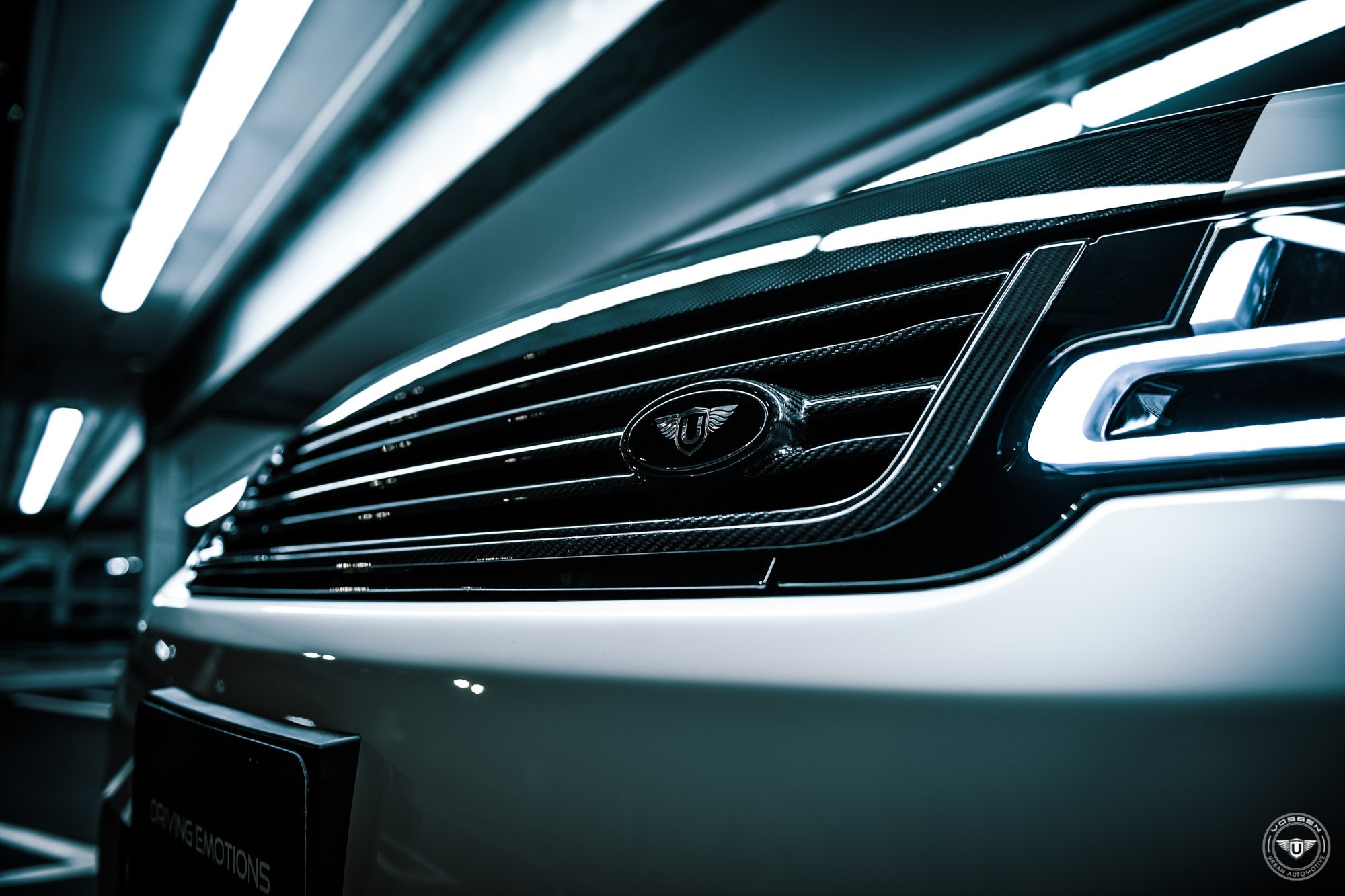 White Range Rover Sport Gets Blacked Out Body Elements for Aggressive ...