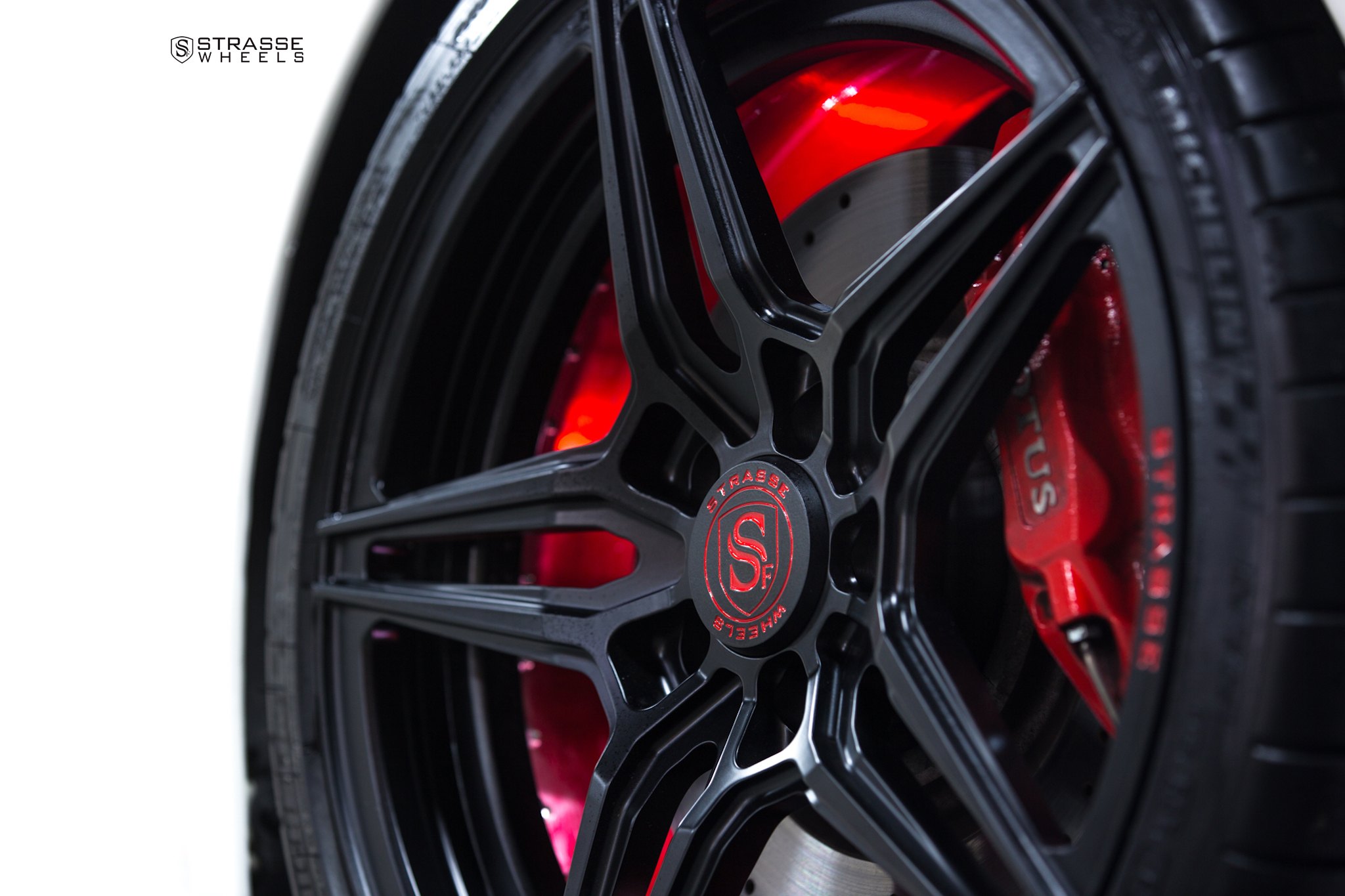 Modified White Lotus Exige Wearing Aftermarket Body Kit and Strasse ...