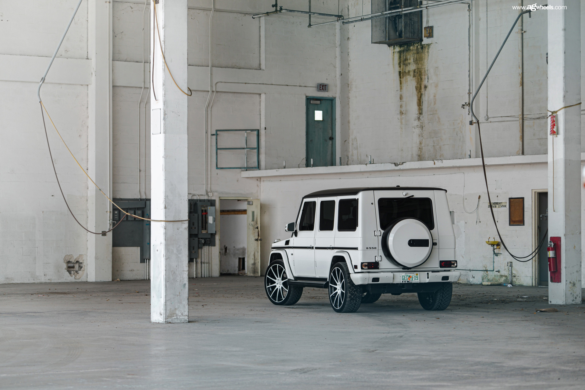Jaw-Dropping Custom White Mercedes G-Class Shod in Avant Garde Wheels ...