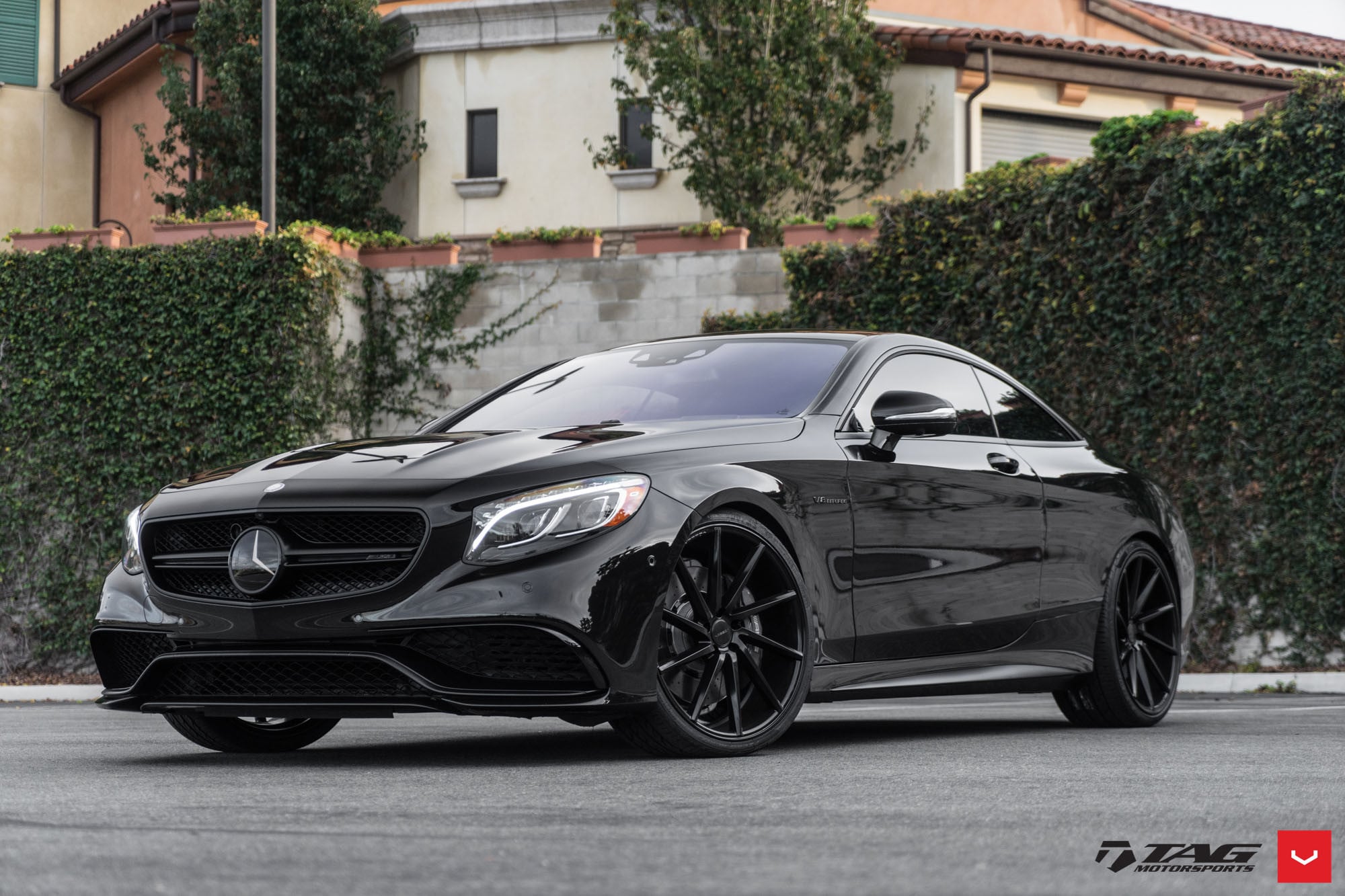 Elegant Design of Mercedes S Class V8 Accentuated by a Few Custom Parts ...