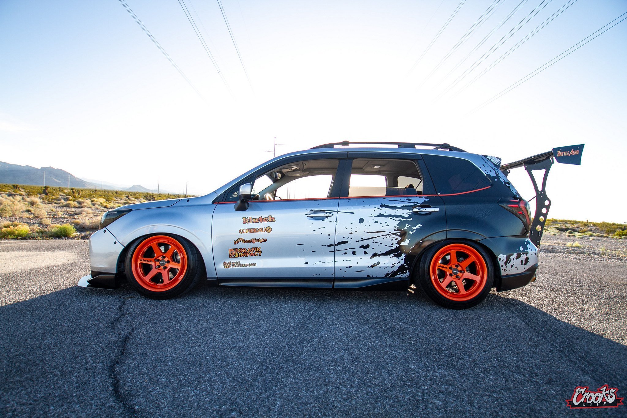 Custom Body Elements and Orange Accents Add Lots of Visual Candy to ...