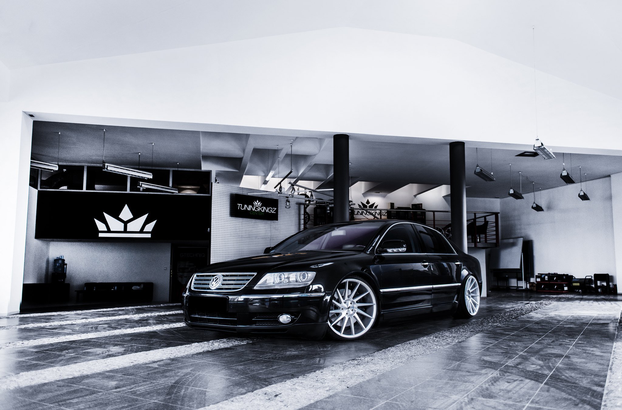 Tuning Kingz Put Their Hands on Black VW Phaeton | CARiD.com Gallery