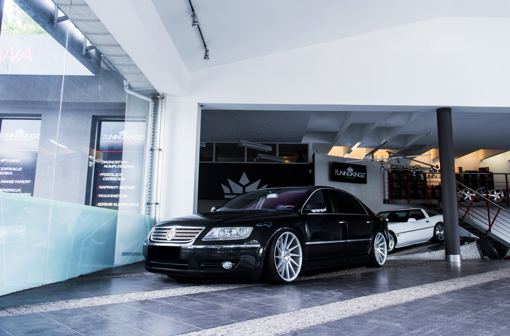 Tuning Kingz Put Their Hands on Black VW Phaeton | CARiD.com Gallery