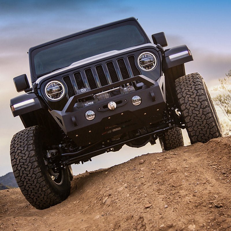 Magnum RT® - Stubby Front Winch HD Bumper with RT-Series Light Bar