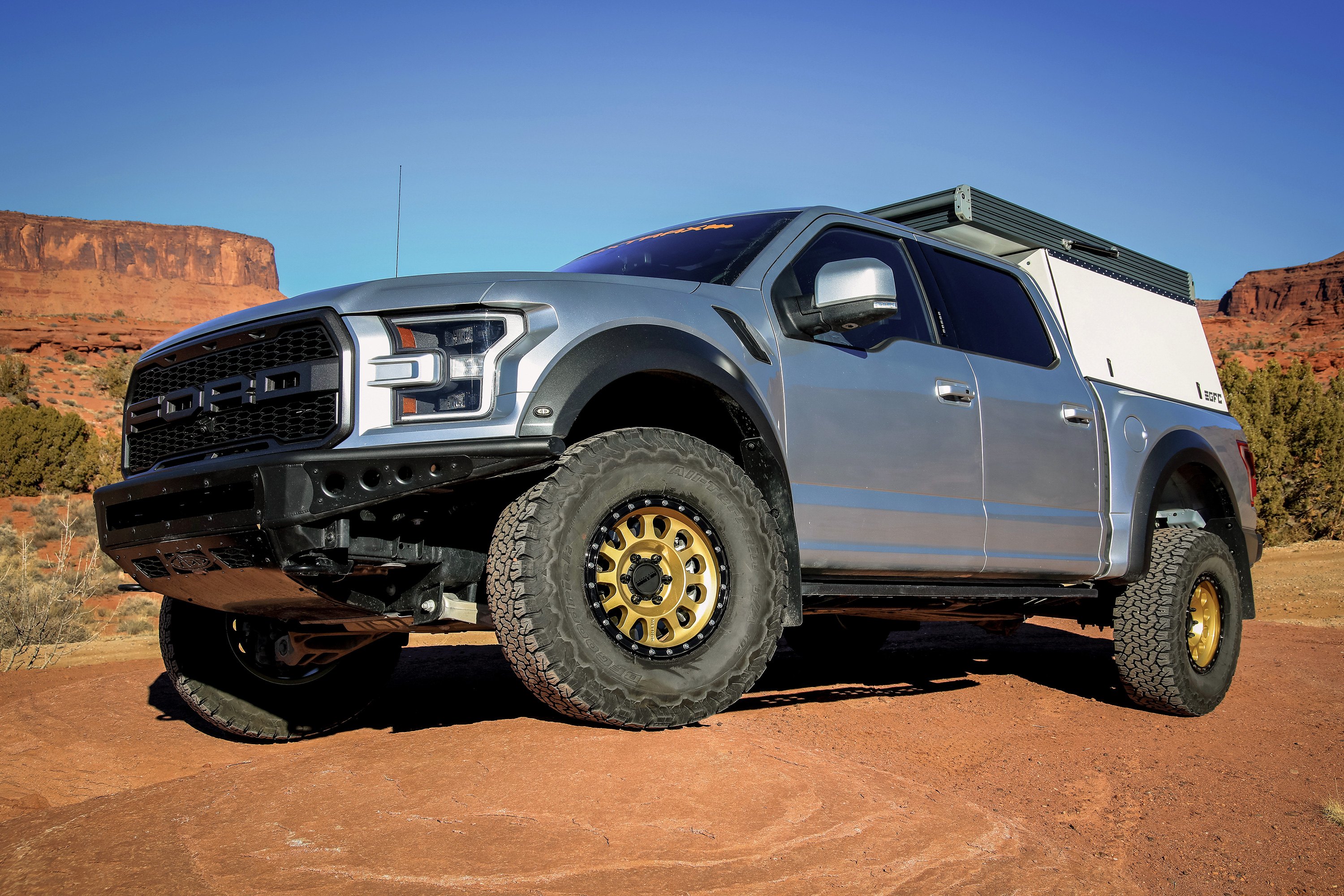 METHOD RACE® 315 Wheels - Gold with Matte Black Lip Rims