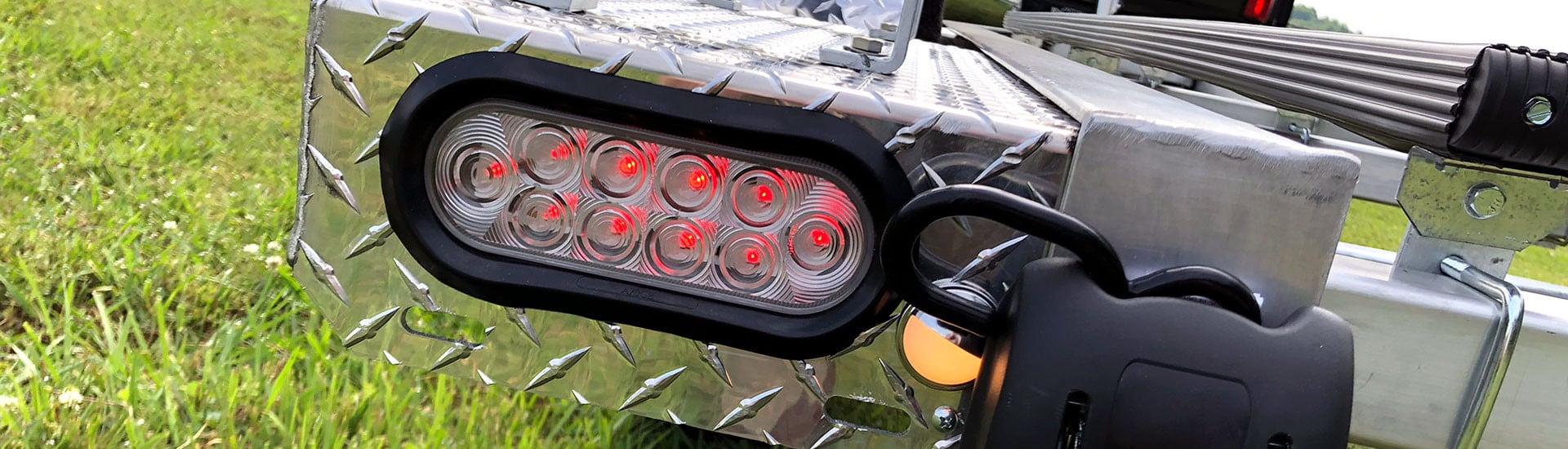Trailer Lights - LED & Wireless Trailer Light Kits | CARiD