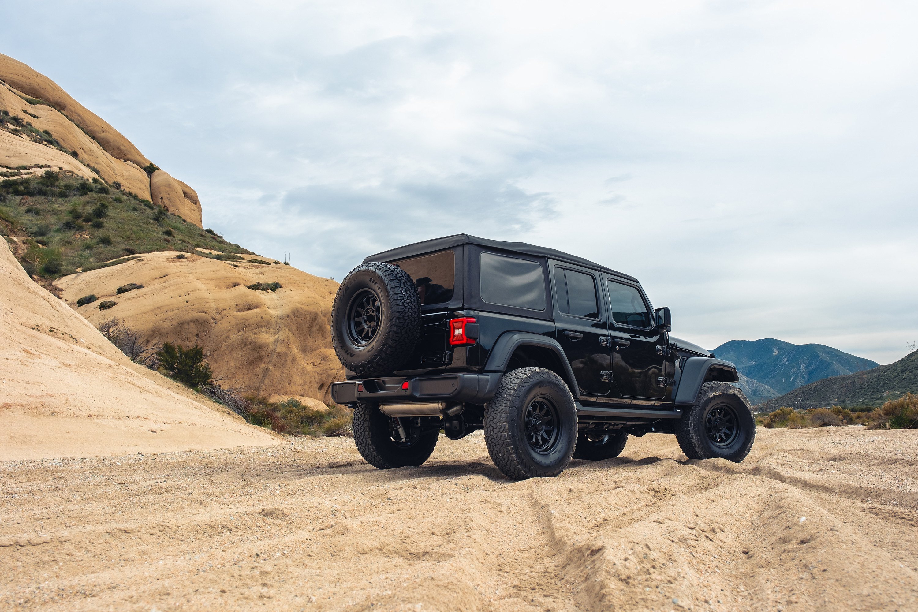 PRO COMP® PA202 BASECAMP Wheels - Matte Black Rims