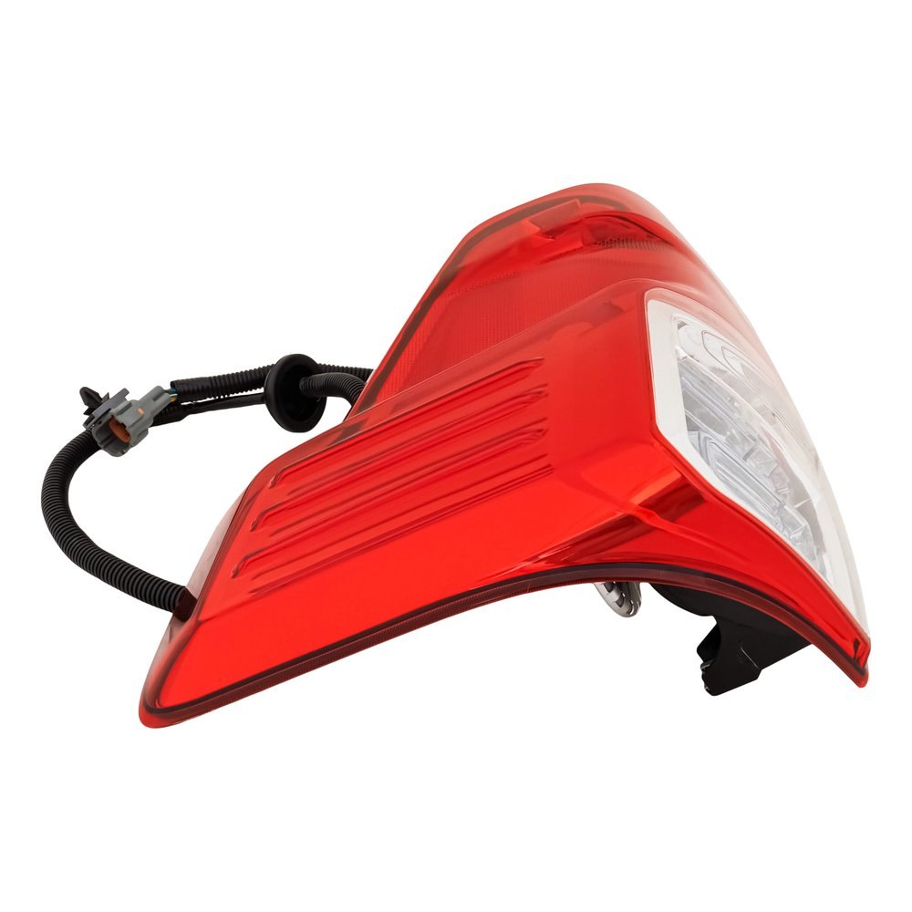 Replacement ID0002AA3957R00 - Passenger Side Tail Light (Standard Line)