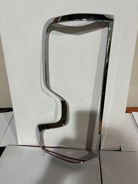 SAA® TL59170 - Chrome Tail Light Bezels