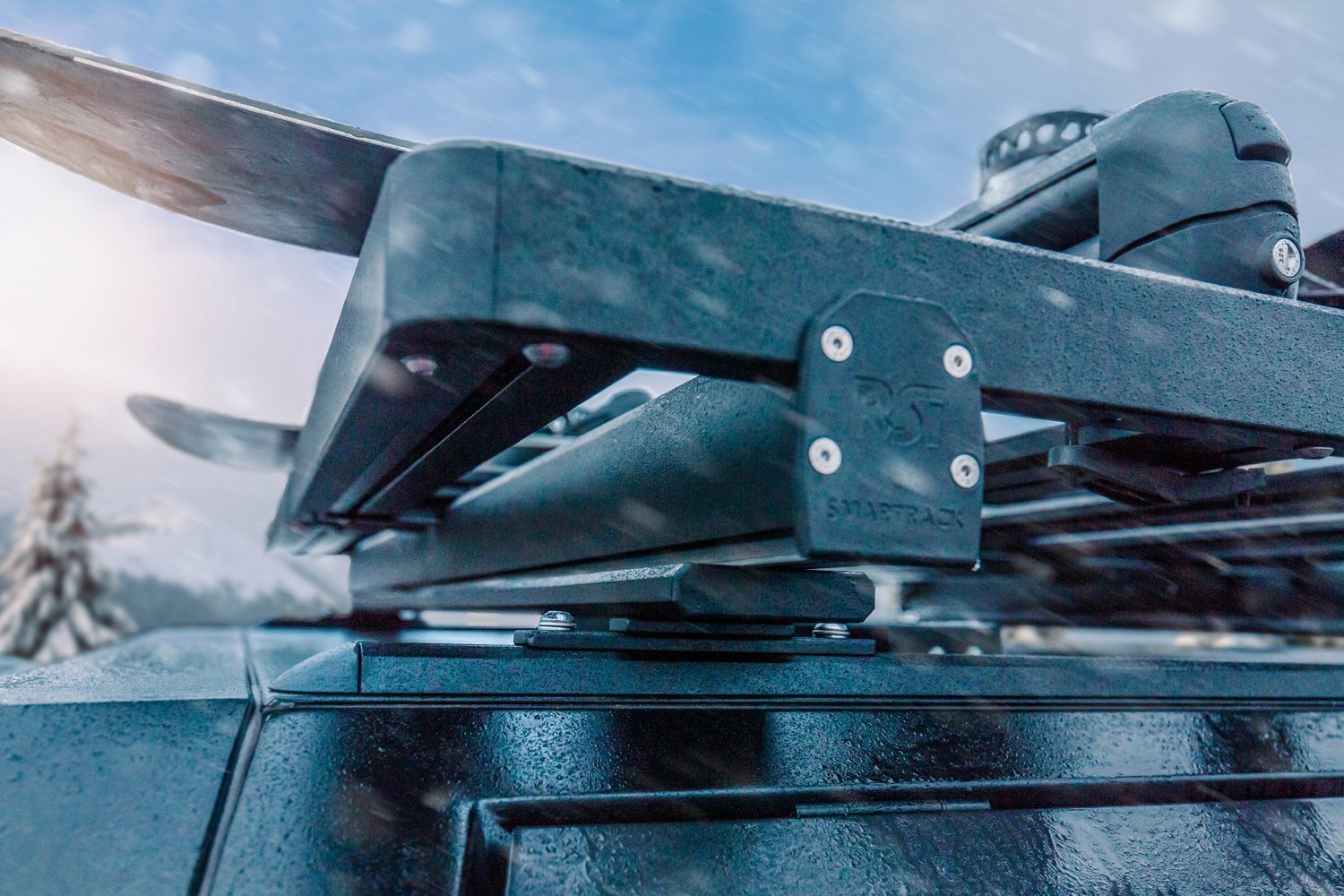 SmartCap® EA1003-MB-R - EVO Adventure Series Truck Bed Cap Roof Panel