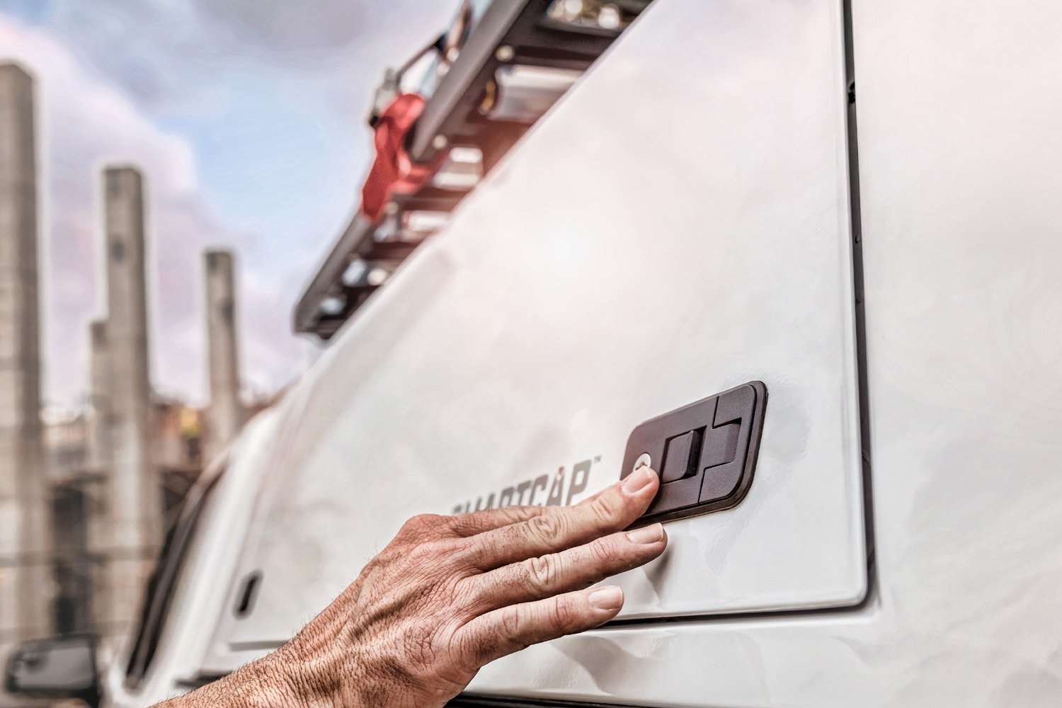 SmartCap® EC0300-WH-SPR - EVOc Commercial Series Truck Bed Cap Right ...