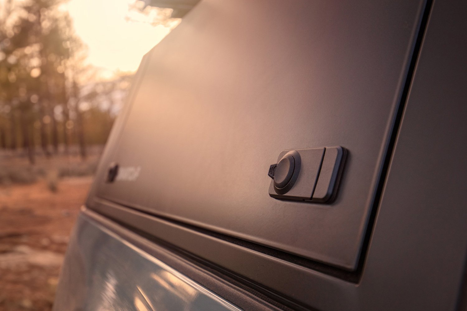 SmartCap® ED1310-MB - EVOd Defender Truck Bed Cap