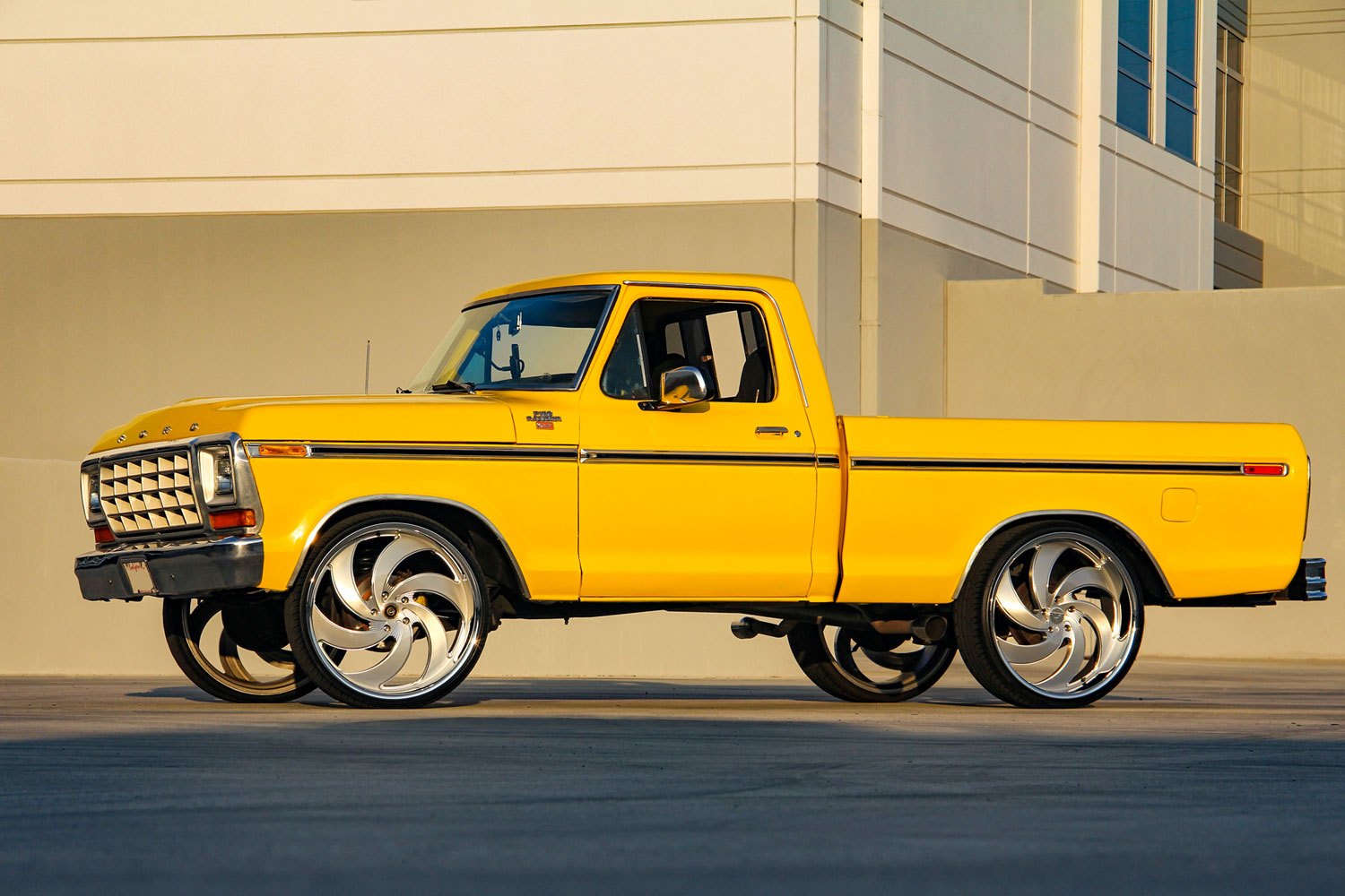 STRADA STREET CLASSICS® RETRO 6 Wheels - Brushed Silver Face with ...