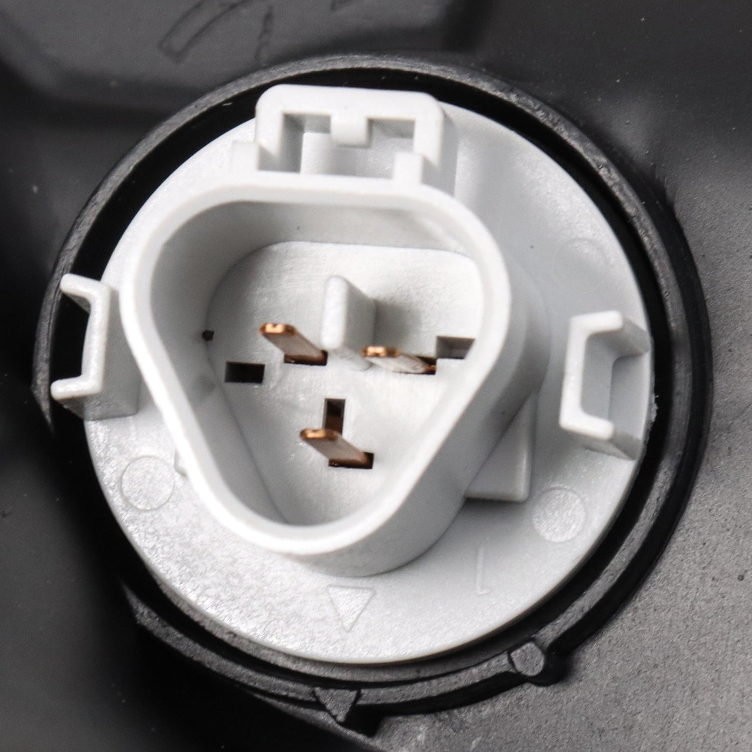 TRQ® HLA89767 - Driver Side Replacement Headlight